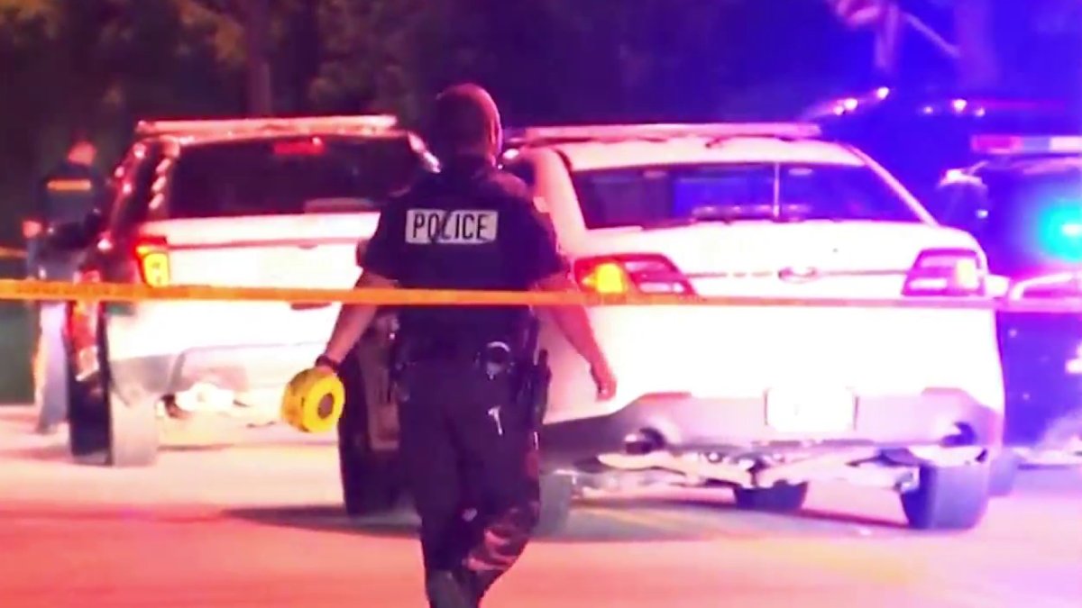 Off Duty Cop Shoots Kills Ny Neighbor During Argument Official Says