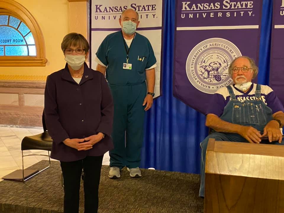 Kansas Farmer Who Sent N95 Mask to Cuomo Gets College Diploma After 5 ...