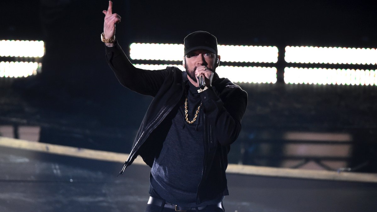 Eminem Gets Standing Ovation After Surprise Performance of Oscar ...