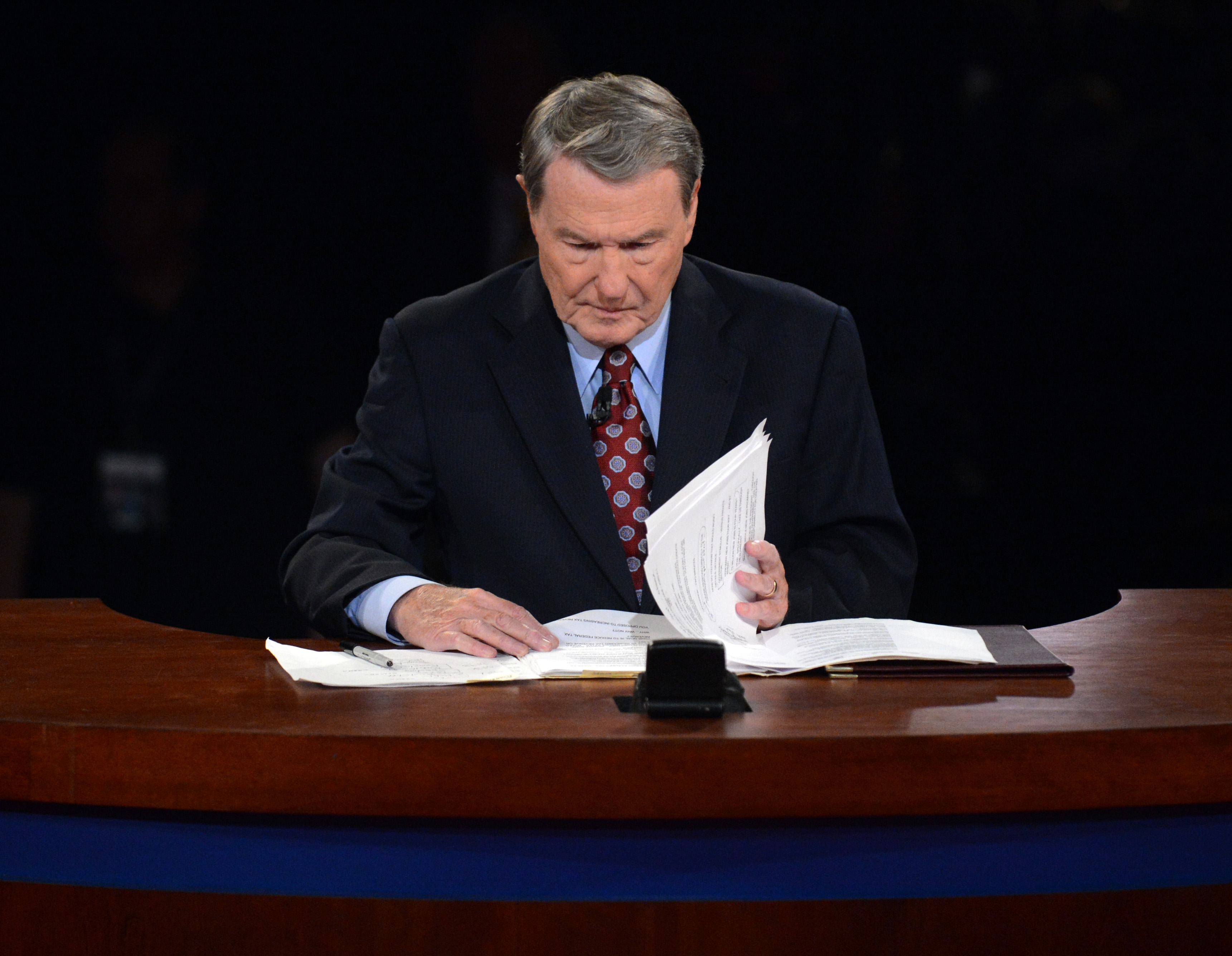 Longtime PBS NewsHour Anchor and Co-Founder Jim Lehrer Dead at 85 – NBC ...