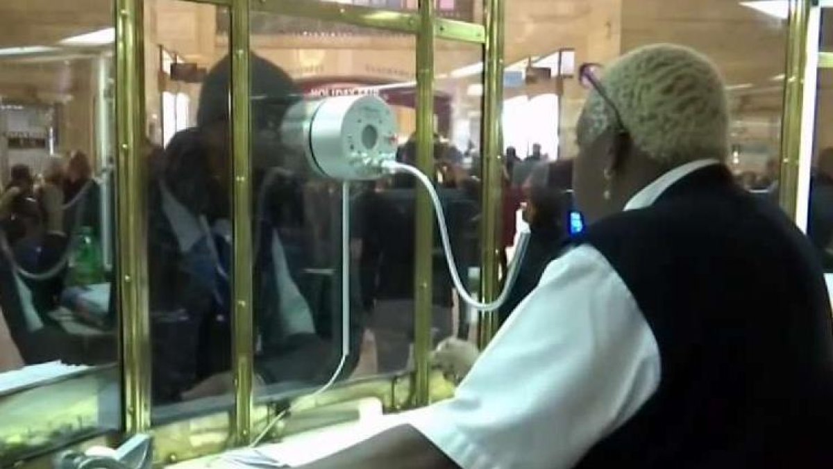 Inside the MTA Information Booth at Grand Central – NBC New York