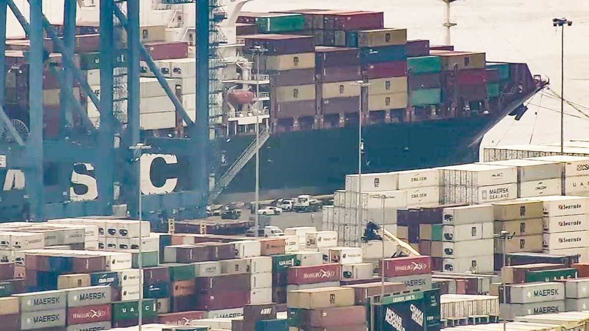 15,500 Kilos of Cocaine, Worth $1 Billion Officials Say, Seized at ...