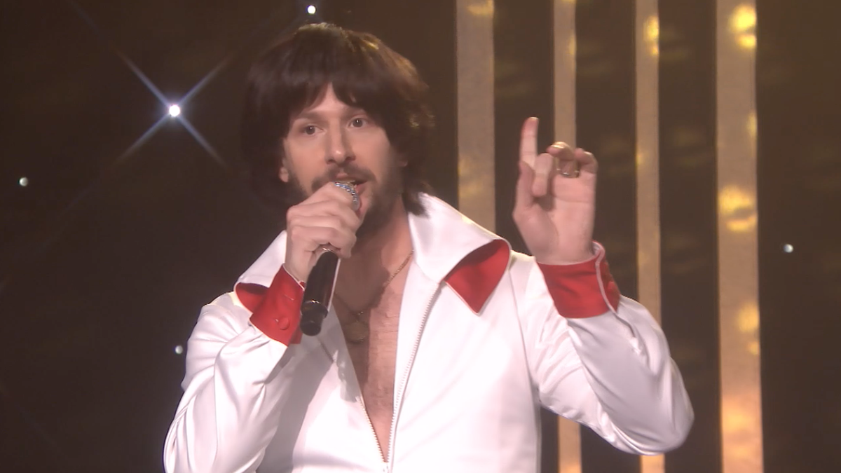 ‘Tonight’: High Kickin’ Dance Routine With Andy Samberg – NBC New York