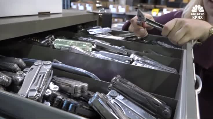 TSA Holds Public Auction of Confiscated Items – NBC New York