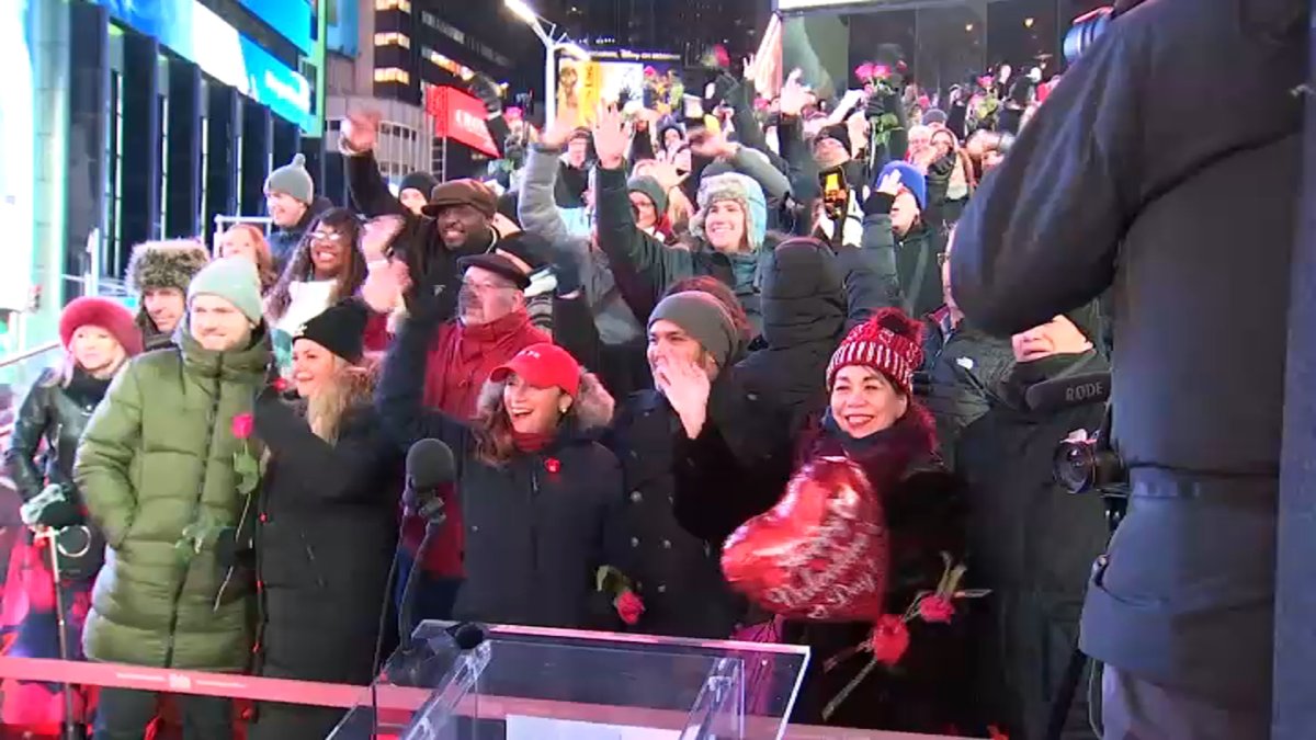 Hundreds of Couples Come to Times Square to Renew Their Vows on ...
