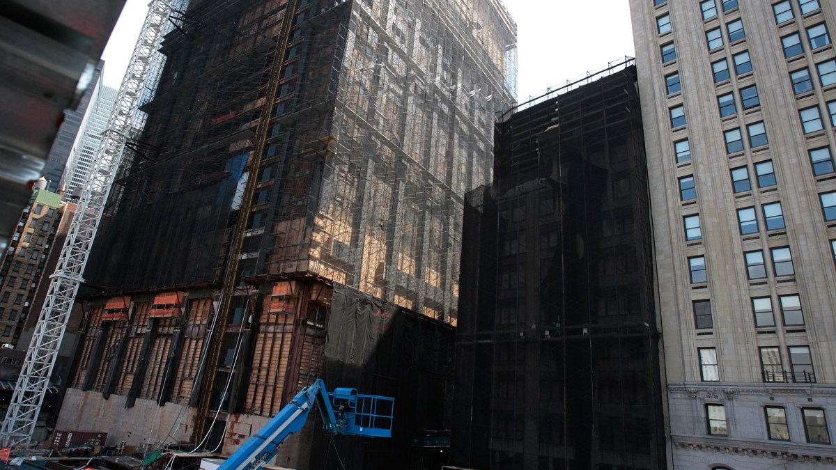 Deutsche Bank Building Nearly Dismantled – NBC New York