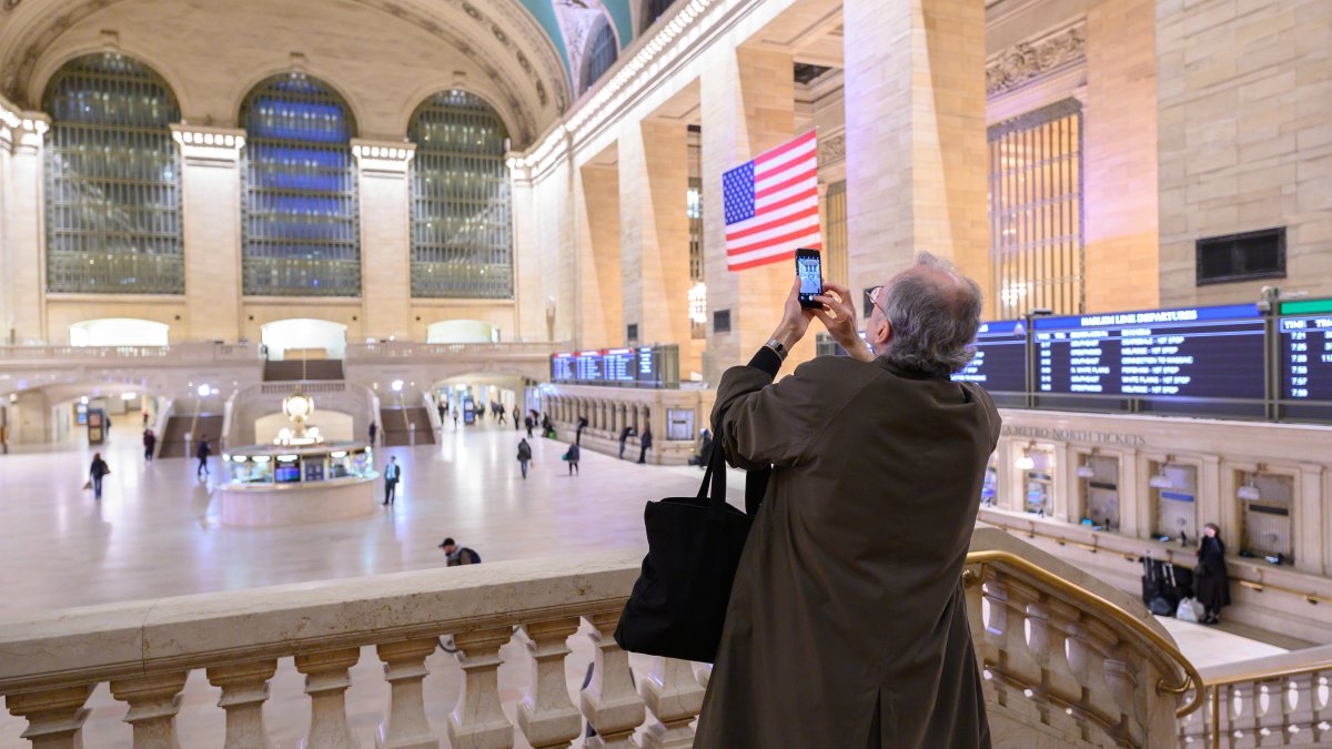 NYC’s Top Landmarks, Before and After Coronavirus & Social Distancing ...