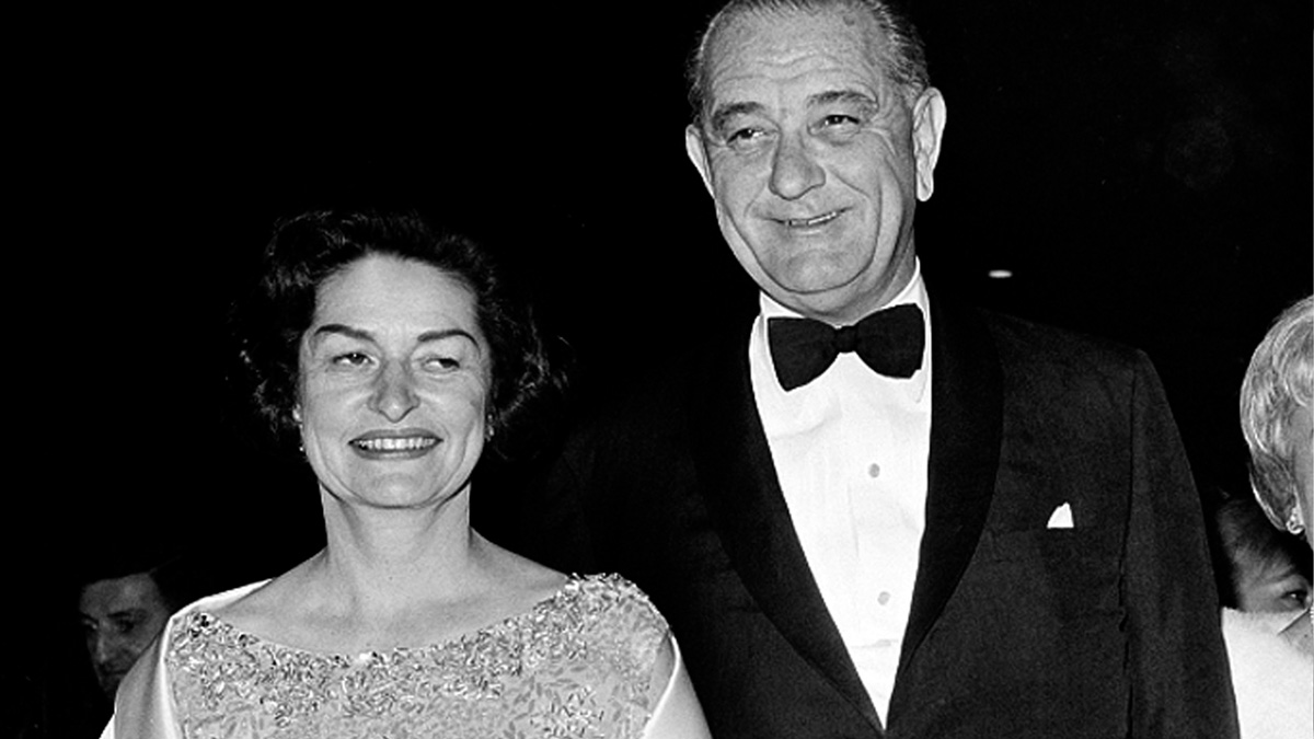 PHOTOS: First Ladies’ Inaugural Ball Gowns Through the Years – NBC New York