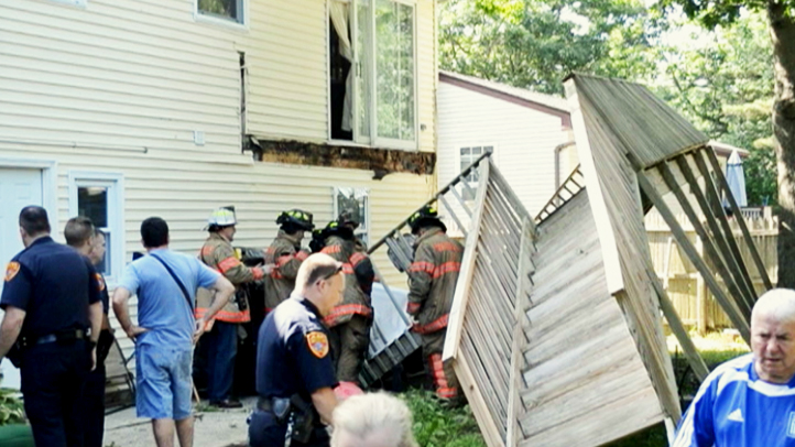 Long Island Deck Collapses, 4 Injured – NBC New York