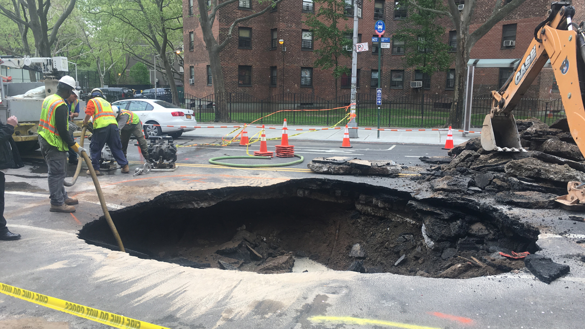 Sinkhole Opens on Lower East Side; Homes and Stores Without Water – NBC ...