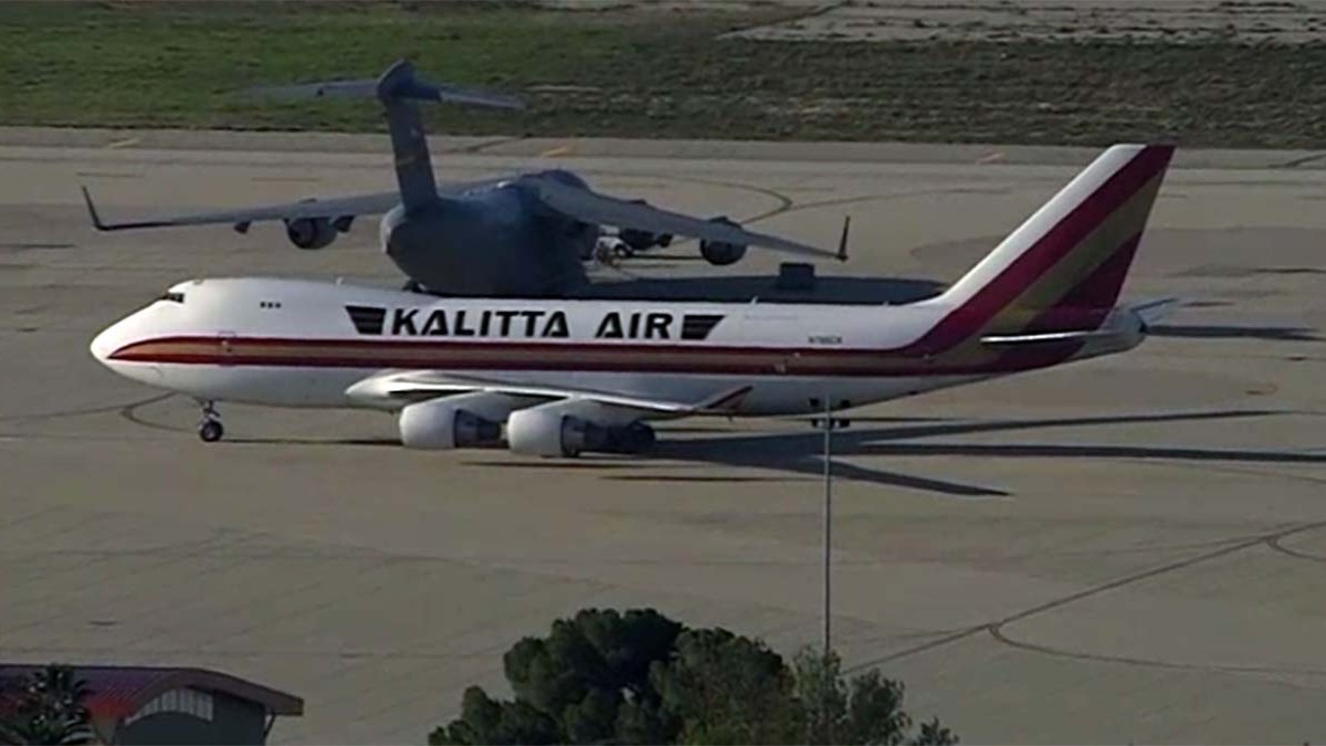 Plane Evacuating 201 Americans From Center of Coronavirus Outbreak ...