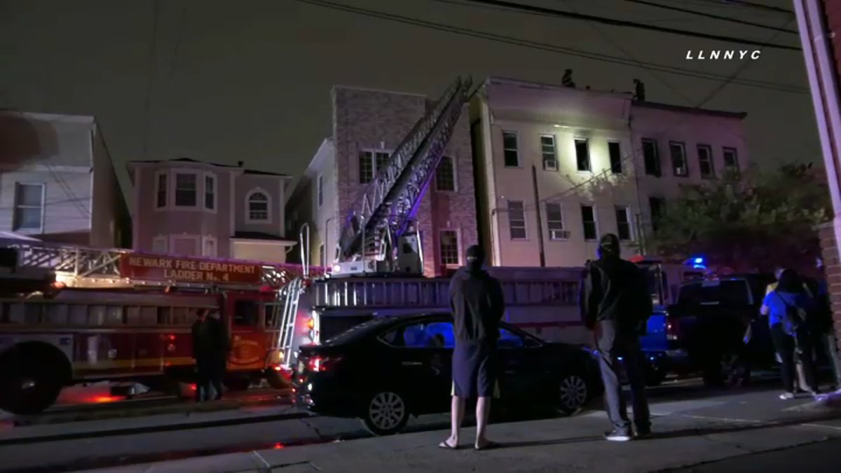 1 Dead, 7 Injured in Newark Late-Night House Fire – NBC New York