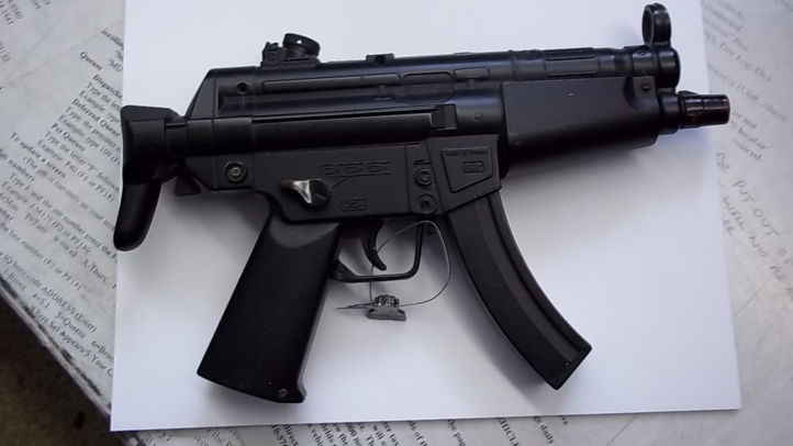 Teen With Box Cutter, Fake Uzi Arrested on Weapons Charges – NBC New York