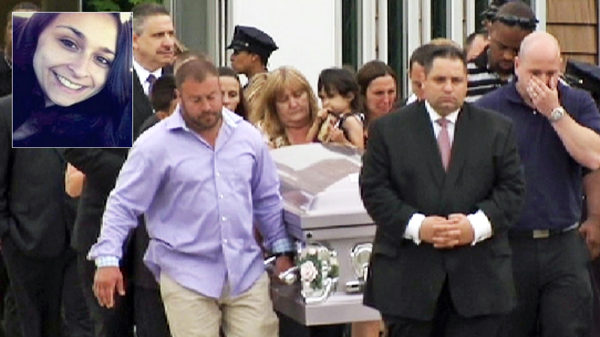 Friends, Family Mourn 21-Year-Old Long Island Mother Killed, Found in ...