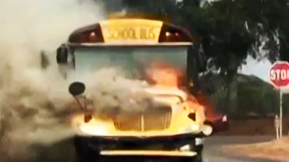 Students Escape Burning School Bus Thanks to Quick-Thinking Driver ...