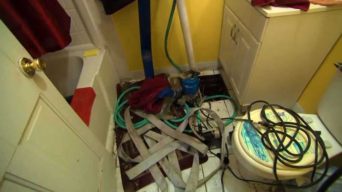 Photos: Queens Homes Are in Vomit-Inducing Condition After Sewage ...