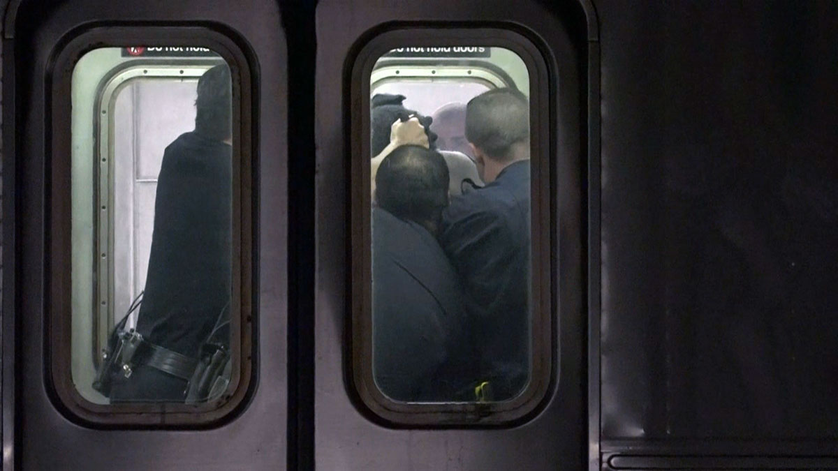Man Stabbed With Pen on Subway: Police – NBC New York