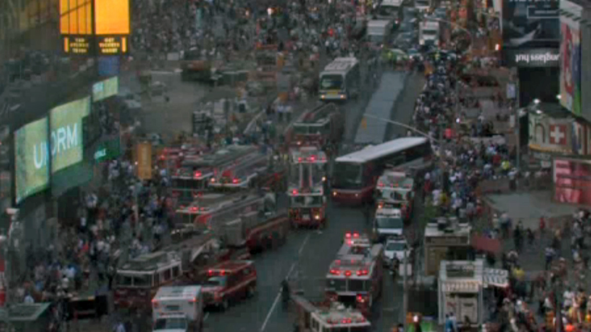 FDNY Responds to Fire in Times Square High-Rise – NBC New York