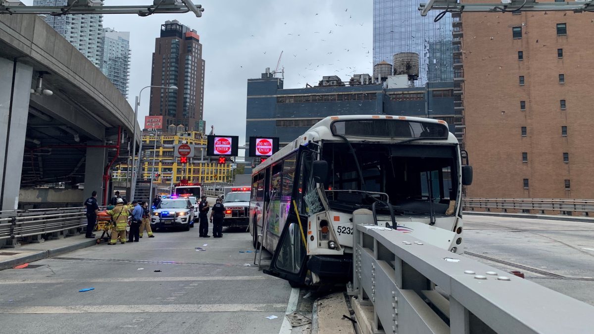 NJ Transit Bus Crash at Port Authority Injures 16 Passengers: FDNY ...
