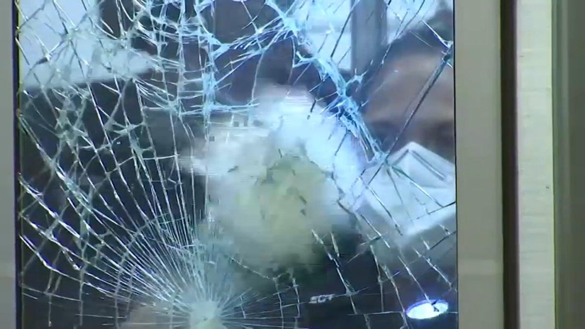 Another 7 Train Found With Smashed Windows in Queens – NBC New York