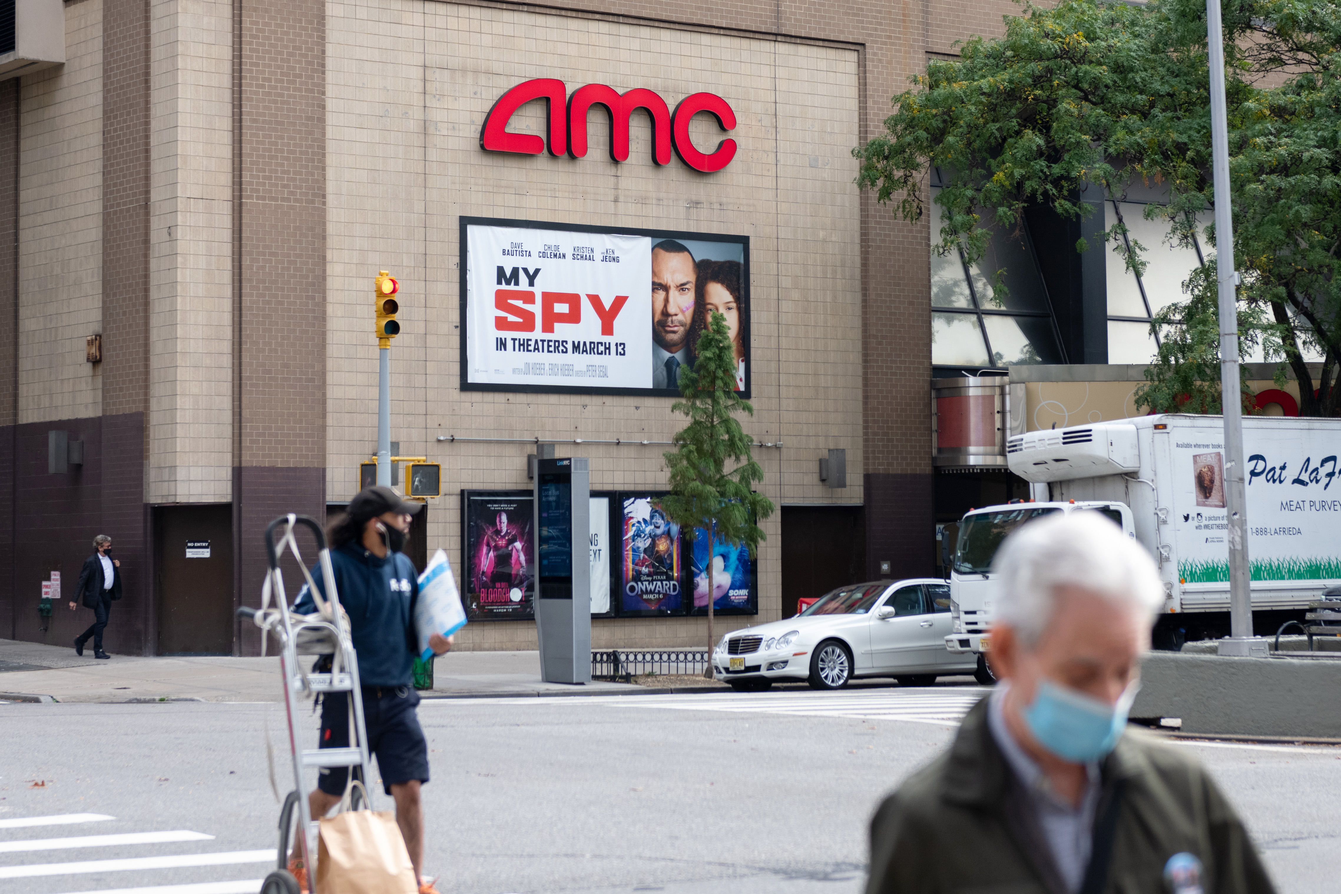 Curious About Going to a Movie Theater? 7 Things to Know – NBC New York