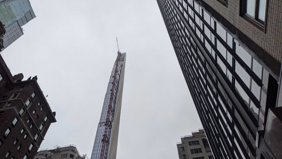 Spinning Crane at NYC High-Rise, Falling Debris Prompt Street Closures ...