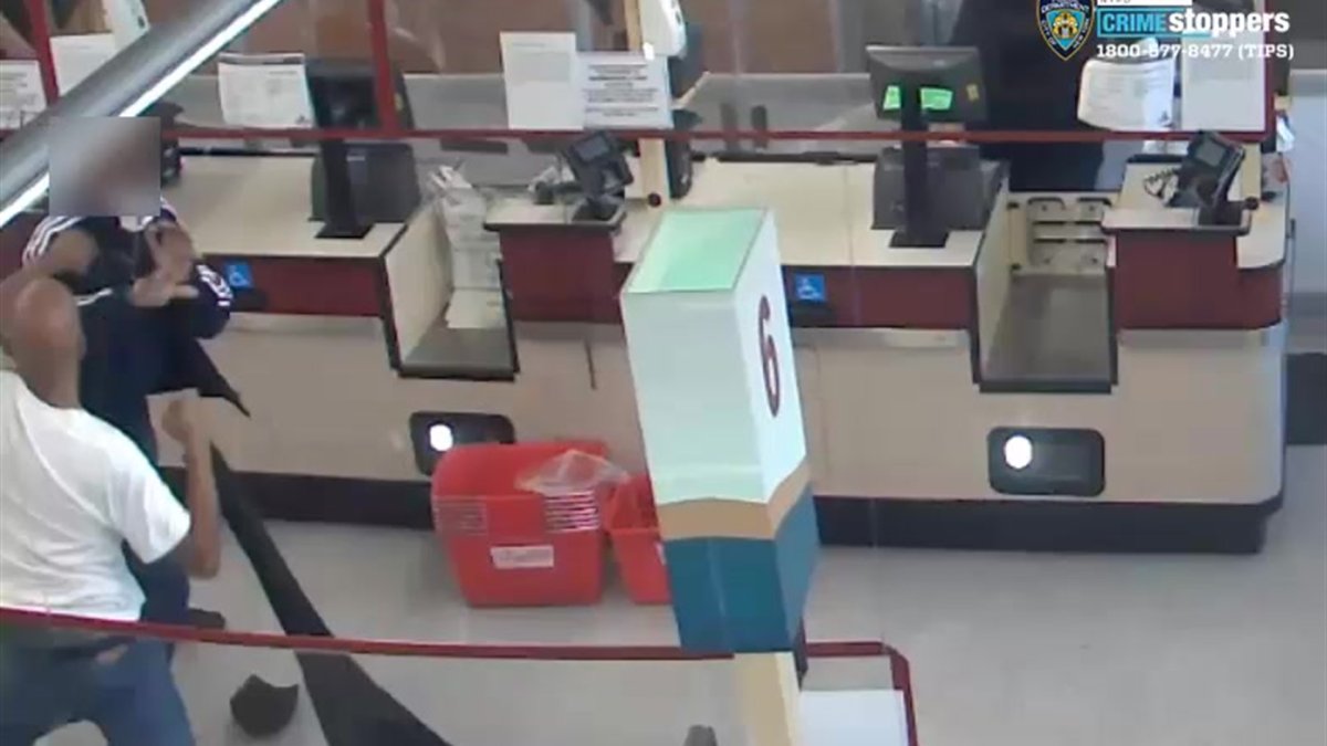 Man Wanted in Nose-Breaking Grocery Store Fight – NBC New York