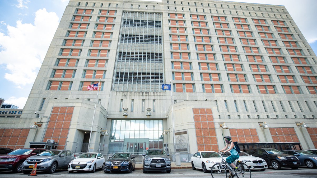 Ghislaine Maxwell in Quarantine at NYC Lockup After Facility Staffer ...