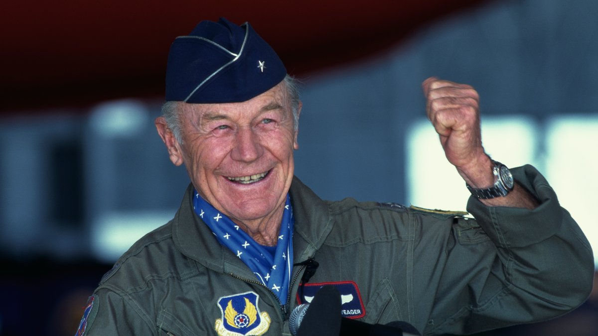 Legendary Pilot Chuck Yeager, First to Break Sound Barrier, Dies at 97 ...