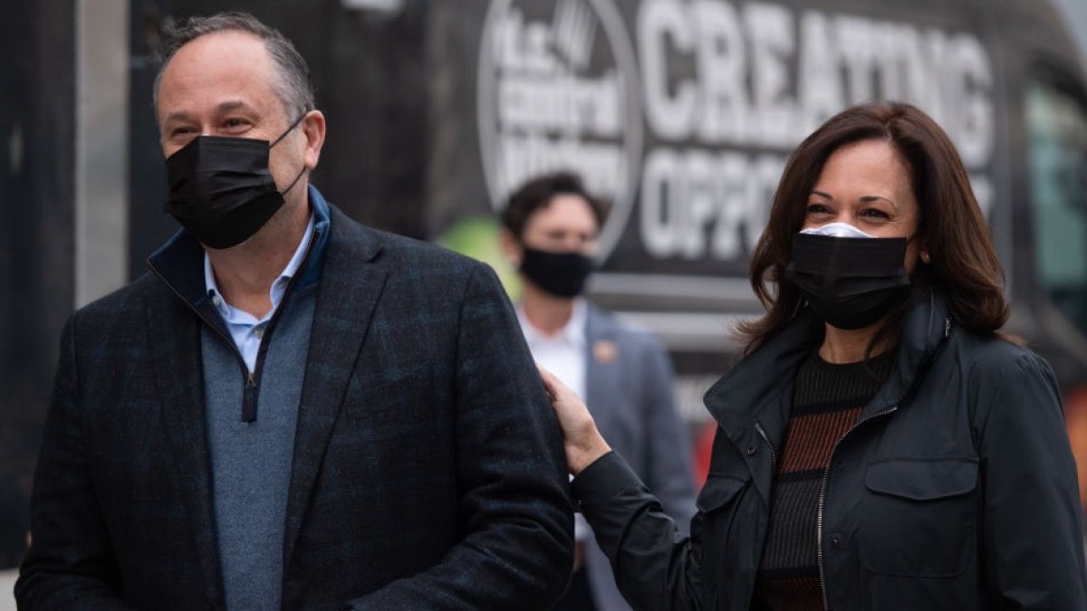 Incoming Second Gentleman Doug Emhoff to Teach at Georgetown Law – NBC ...