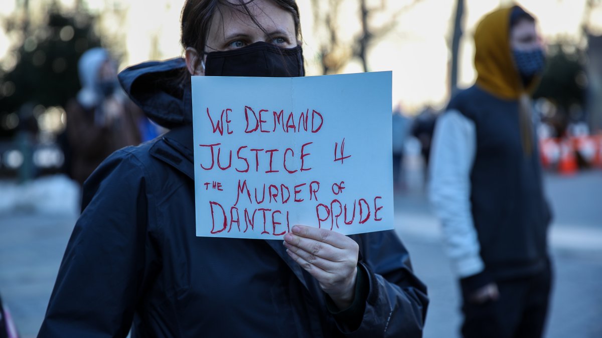 Daniel Prude Protesters Arrested in Brooklyn, as Family Angered Over No ...