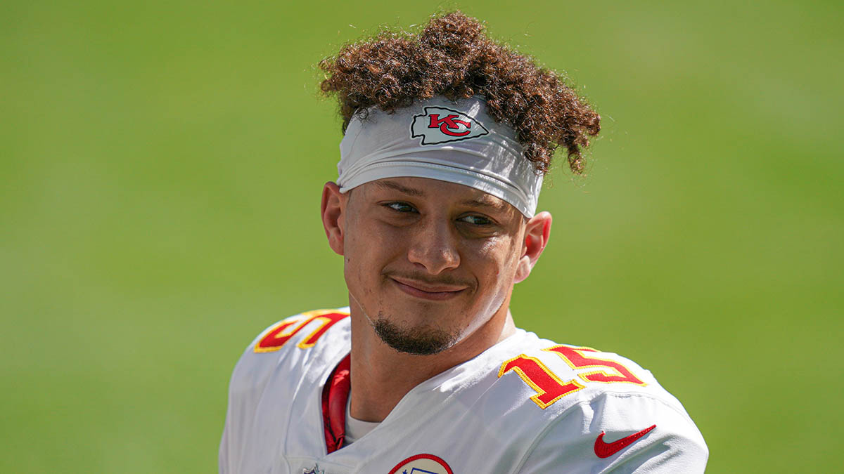 Patrick Mahomes Shares New Photo of 1-Month-Old Daughter – NBC New York