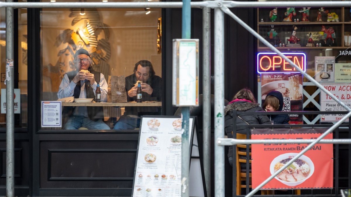 NYC Restaurants Reopen More Next Week, Then Gyms as Cuomo Looks to ...