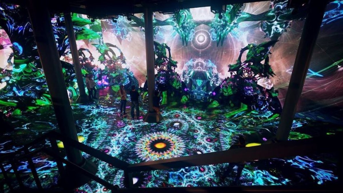 New NYC Art Exhibit Takes You to Another World Featuring Fractal Art ...