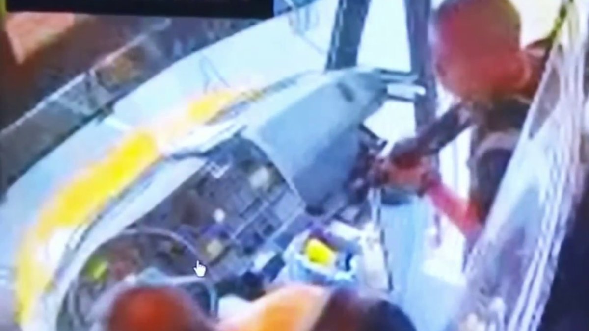 Army Trainee With Rifle Hijacks School Bus Full of Children in SC – NBC ...