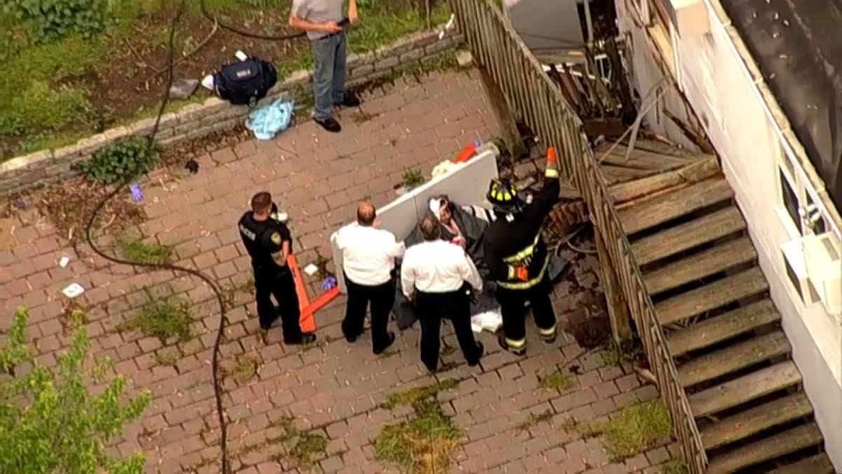 4 Hospitalized After Deck Collapse at New Jersey Home – NBC New York