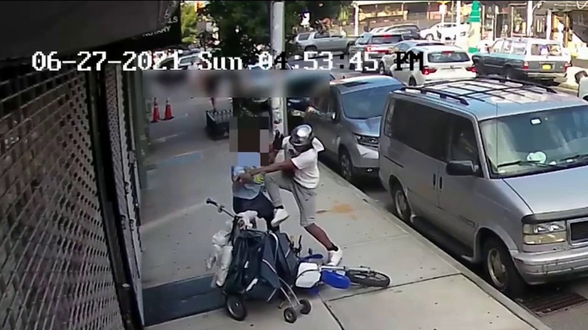 Video Shows Group of Men Attacking USPS Worker in Brooklyn – NBC New York