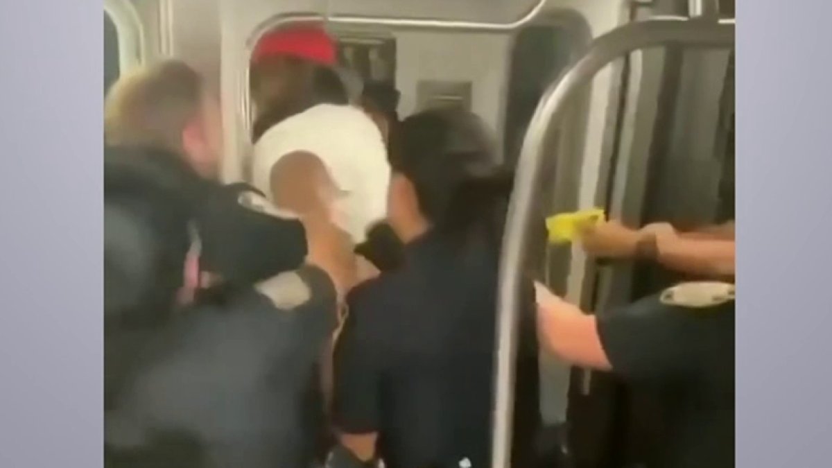 Man Tased On Subway Excessive Force Or Proper Response Nbc New York