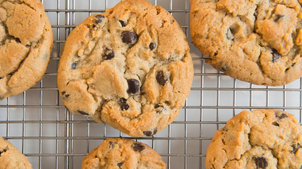 Where to Get Free Cookies on National Chocolate Chip Cookie Day – NBC ...