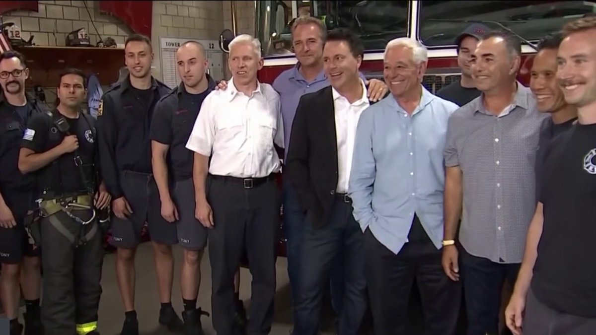 Members of 2001 Mets Team Visit FDNY Firehouse – NBC New York