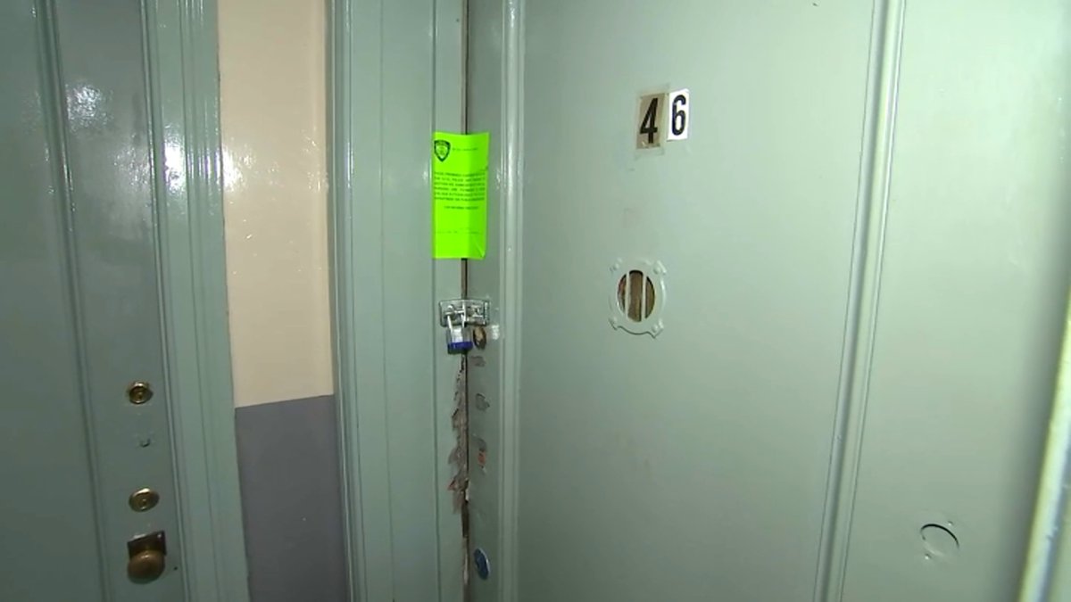 Woman Found Living With Mother’s Badly Decomposed Body Inside Queens ...