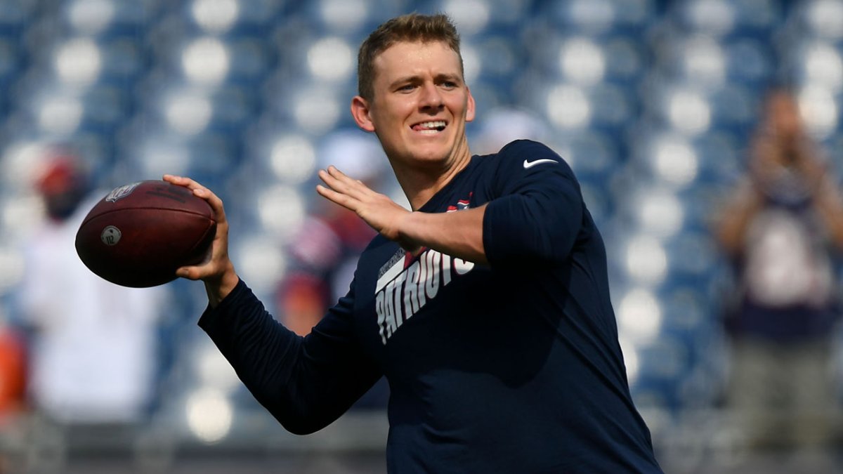 Patriots QB Mac Jones Draws Praise From Jets DC Ahead of Week 2 Game ...