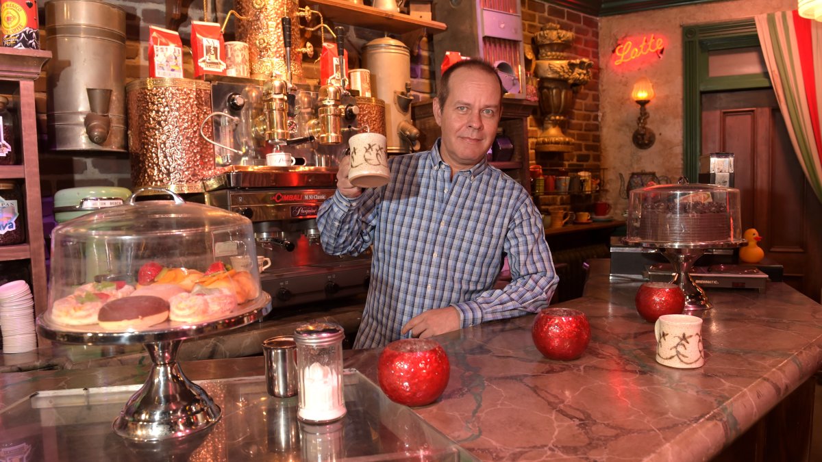 James Michael Tyler, Actor Who Played Gunther on ‘Friends,’ Dies at 59 ...