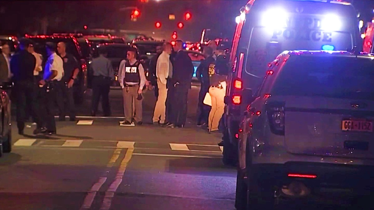 Yvonne Wu Nypd Officer Allegedly Shoots Girlfriend Kills New Lover