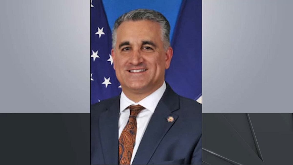 NYPD Sergeants Union Names Vincent Vallelong as New President After Ex ...