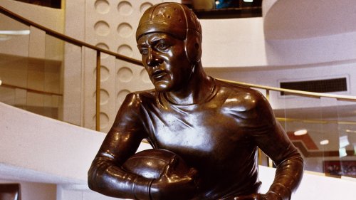 A Look at the History of Jim Thorpe and Native Americans in Football ...