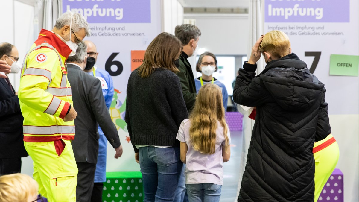 Austrian Unvaccinated Lockdown Starts Amid COVID Resurgence – NBC New York