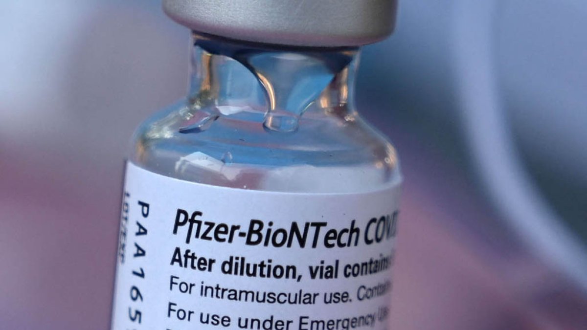 Pfizer Begins Clinical Trial for Omicron-Specific COVID Vaccine – NBC ...