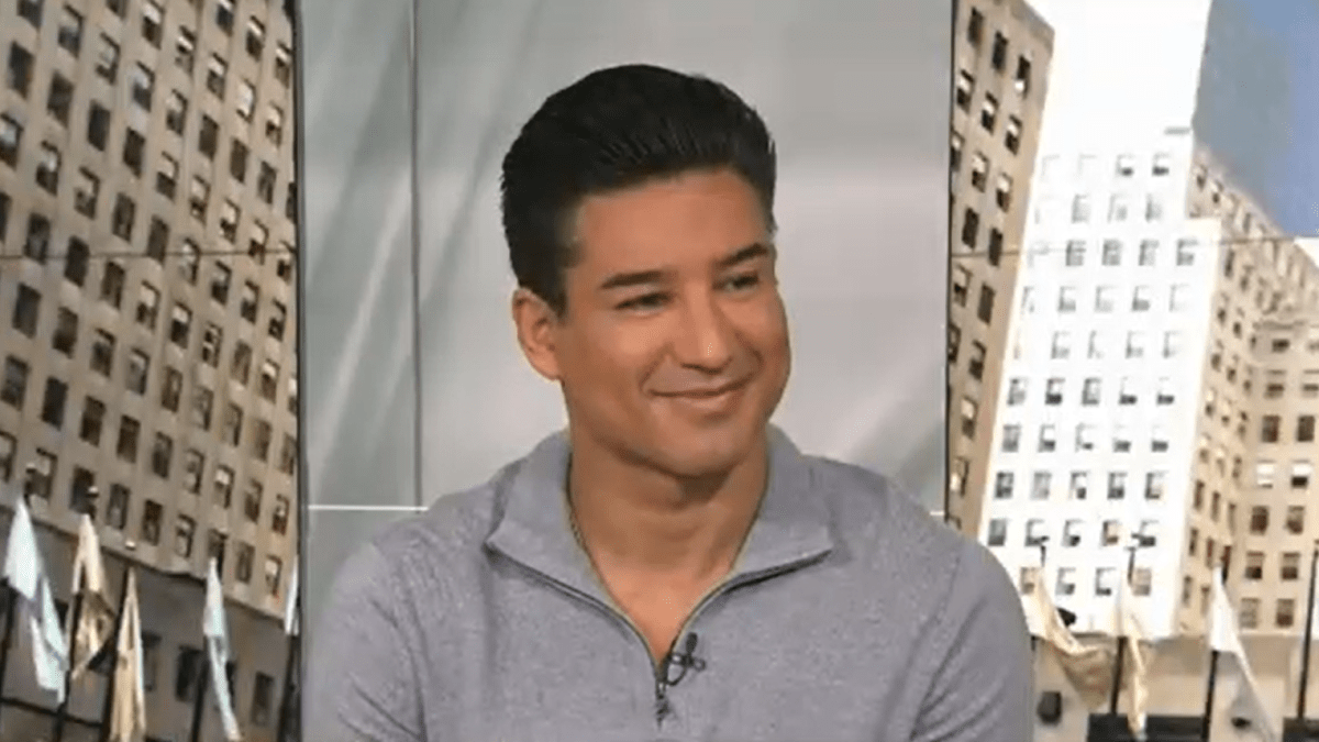 Kickoff To Christmas With Mario Lopez – NBC New York