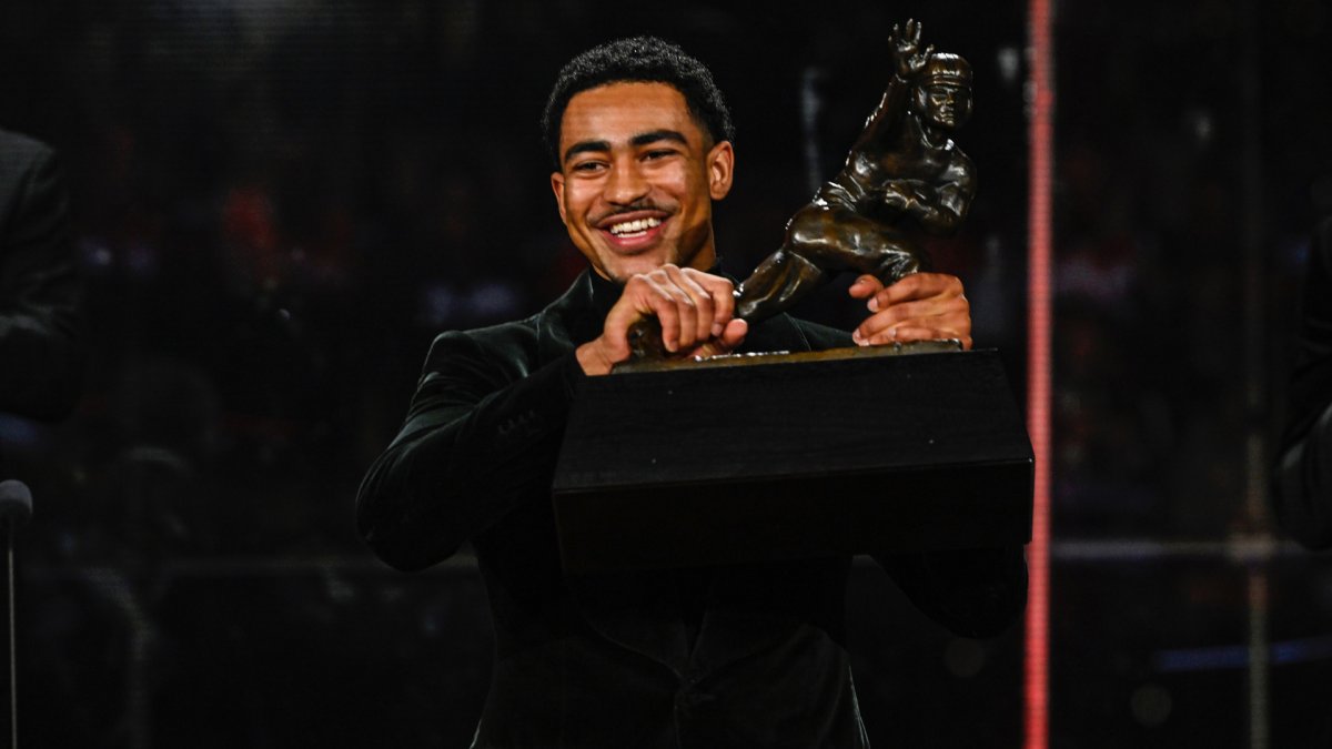 Alabama QB Bryce Young Wins 2021 Heisman Trophy – NBC New York